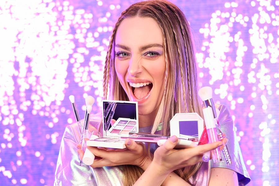 Camille lanceert haar eigen make-upcollectie - Belg.be