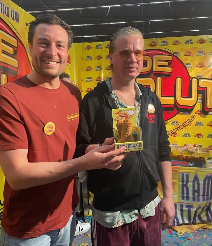 Kamping Kitsch Club lanceert fallusvormige frituursnack ‘De Perlut ...